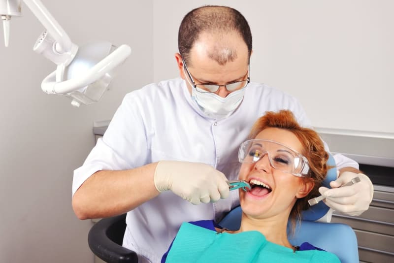 Pulling a Tooth vs. Having it Fixed: What to Know