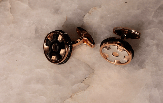 An In Depth Look at Cufflinks & How Men Can Wear Them | King & Bay ...